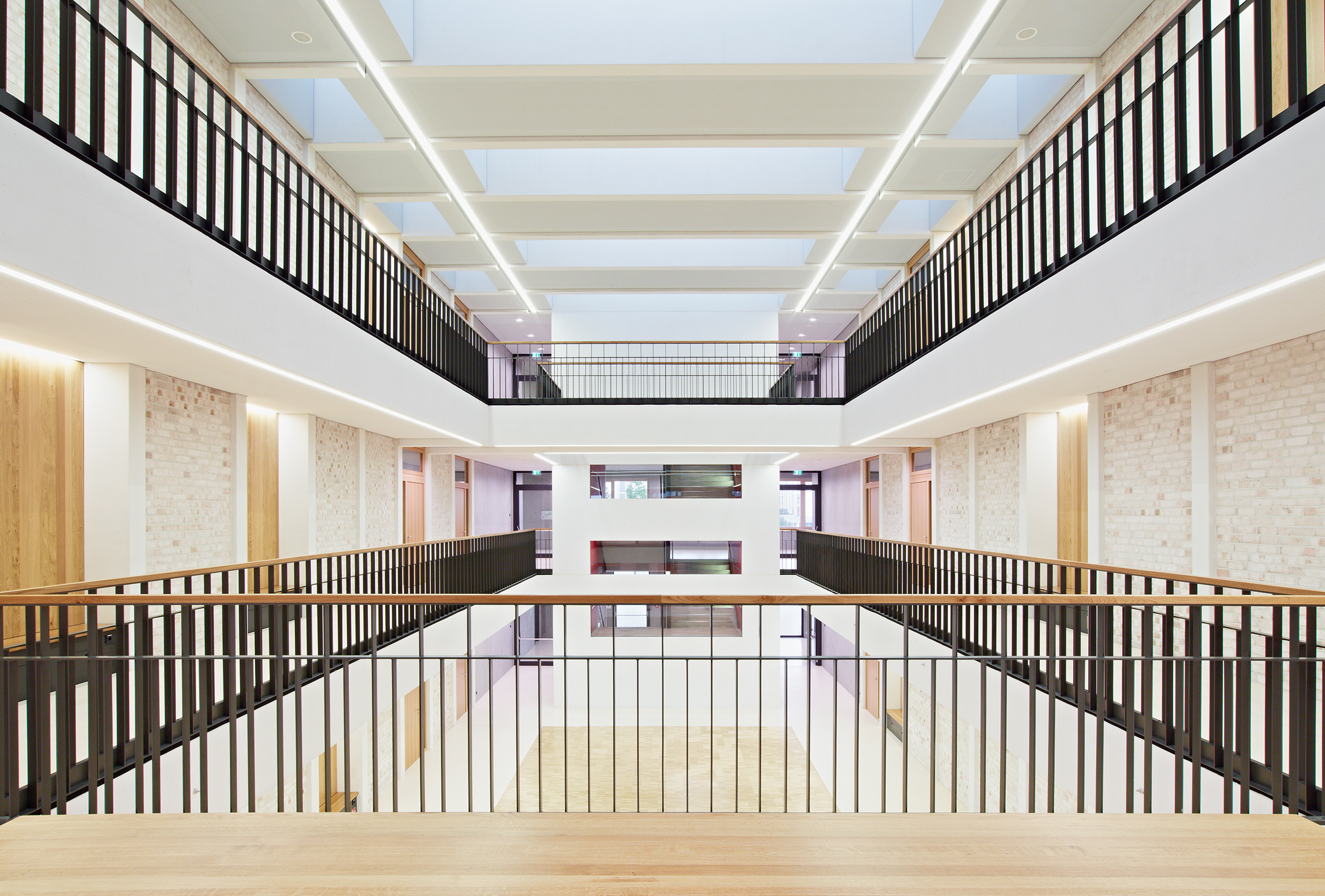 Riedberg College, Frankfurt, Germany | PROLICHT Project
